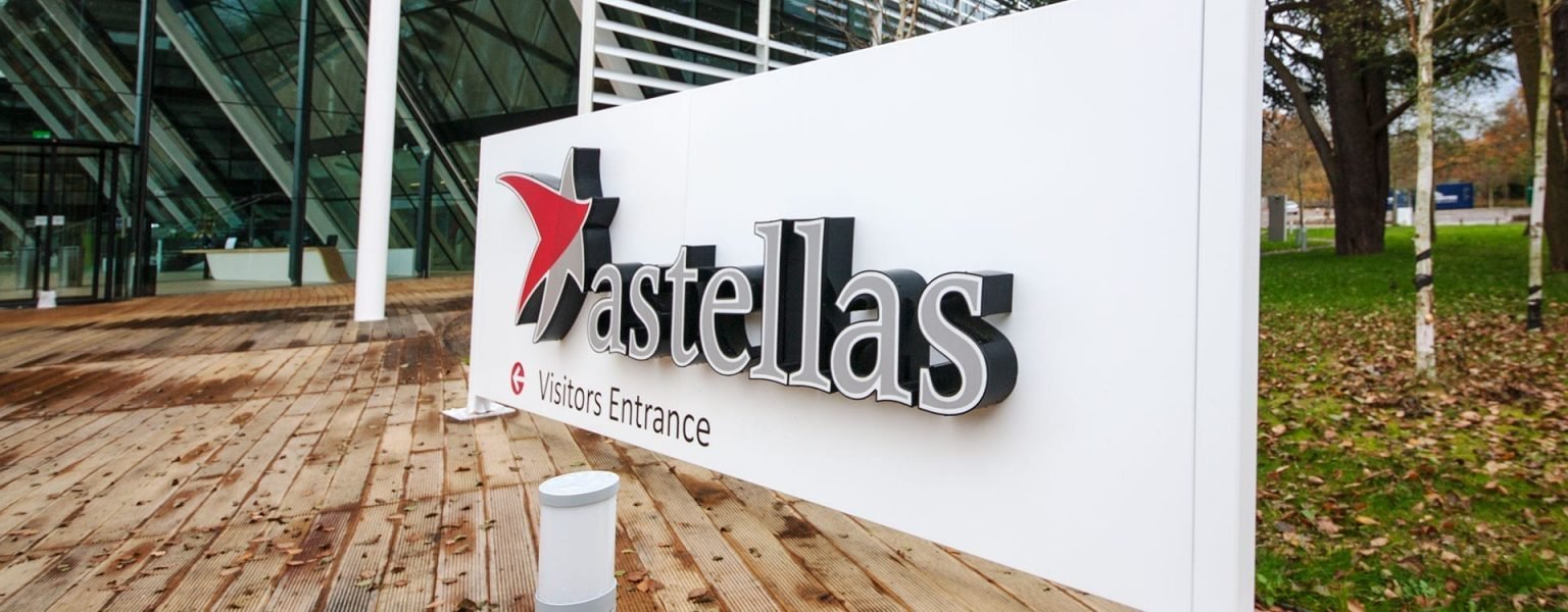 Signbox - Fabricated Letter Hotel Exterior Signage - Hotel Design