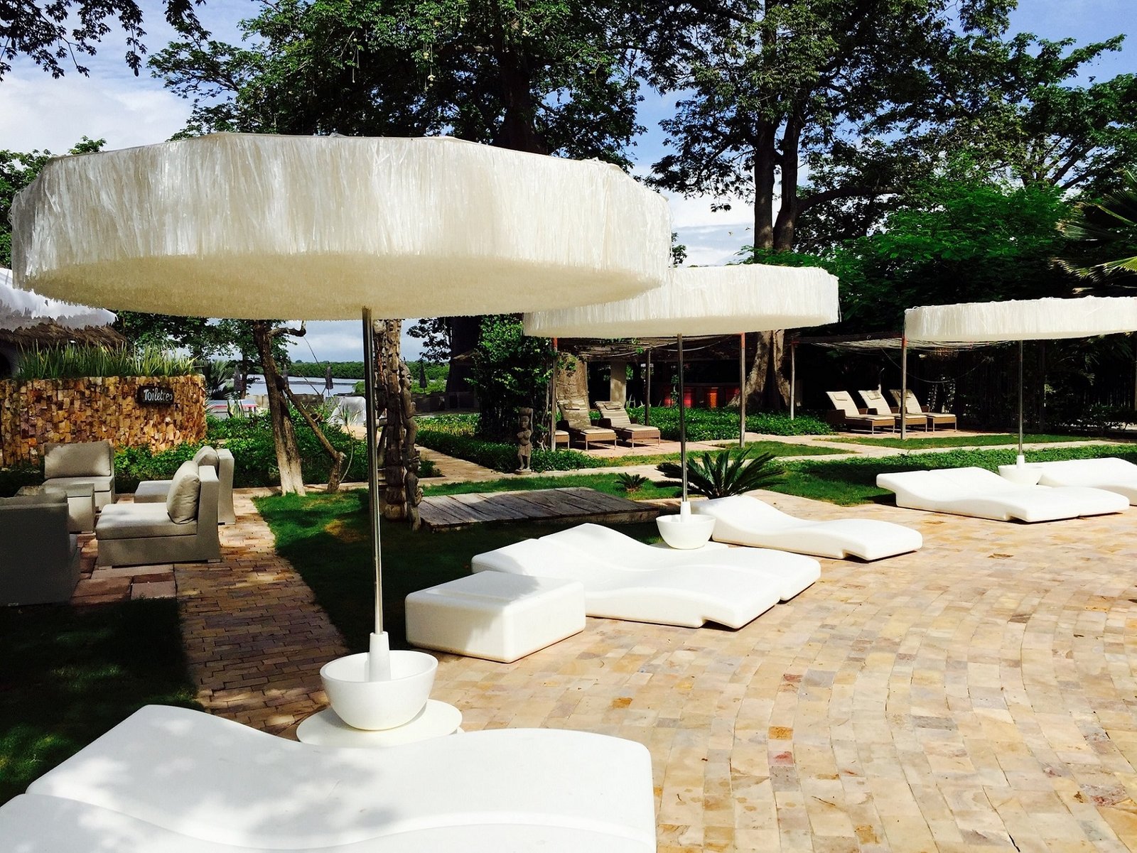 Symo Parasols - Frou Frou - Hotel Design